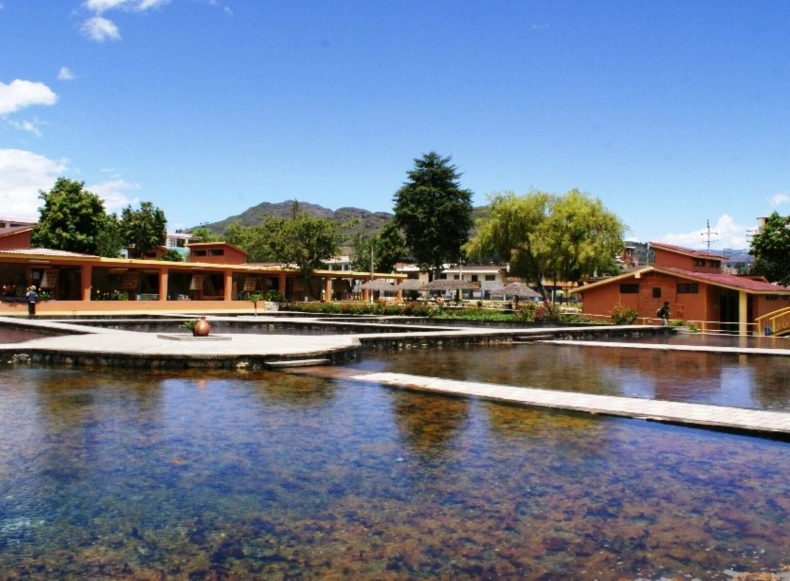 piscinas de aguas termais (Los Baños del Inca) em Cajamarca Peru.